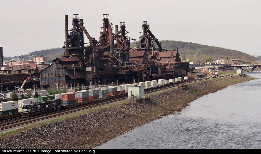 EB short stack past Bethlehem Steel